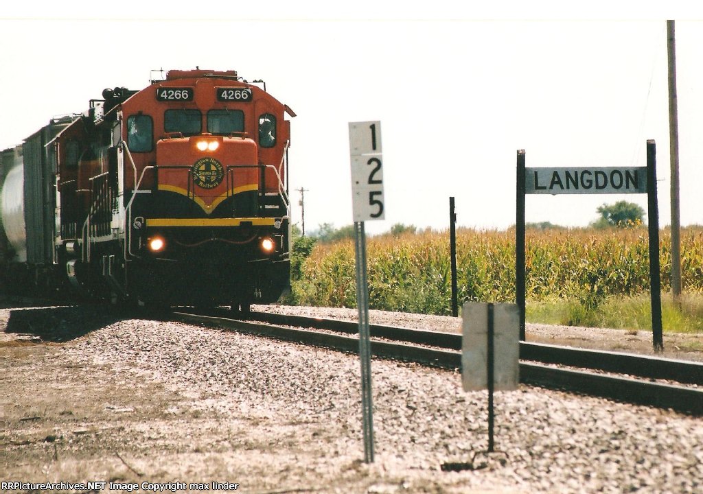 BNSF 4266
